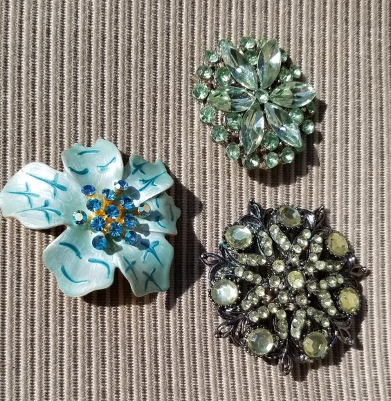 Jewelry | Costume Pins 3 All Working No Missing Stones | Poshmark